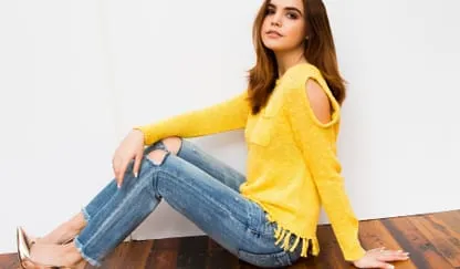 Bailee Madison Theme for Windows 10 and 11